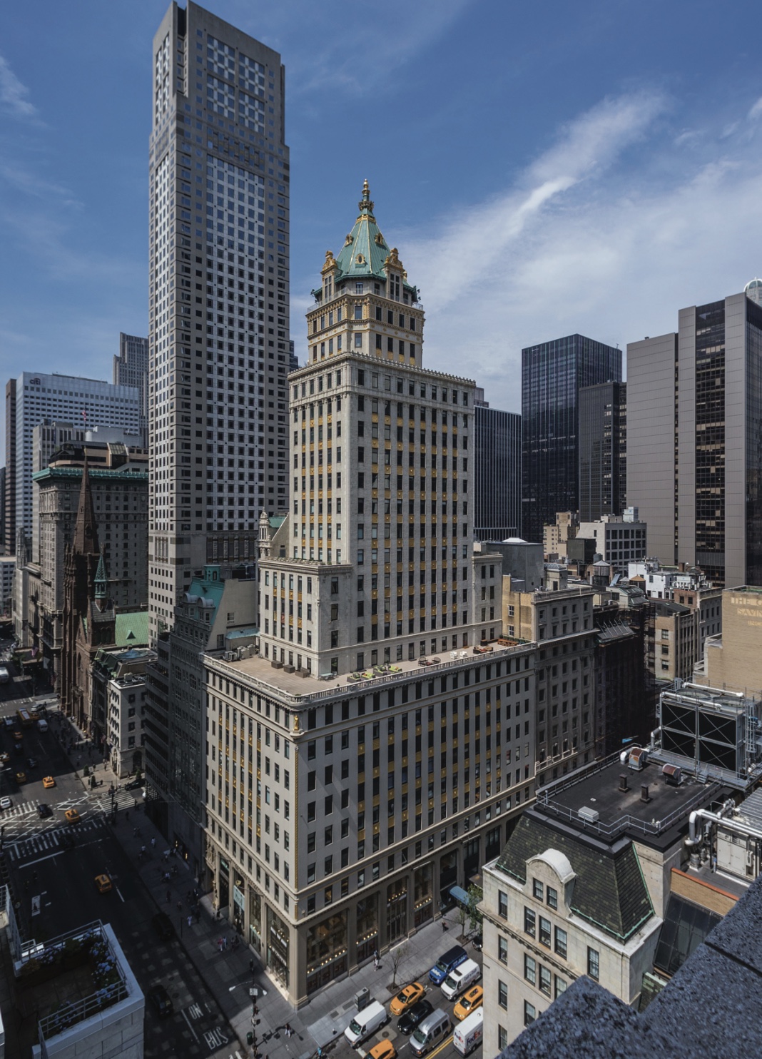 THE CROWN BUILDING RENOVATION COMPLETED – EQ Dergi – English